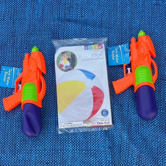 Swim | Nwt 2 Water Blasters And Inflatable Beach Ball | Poshmark